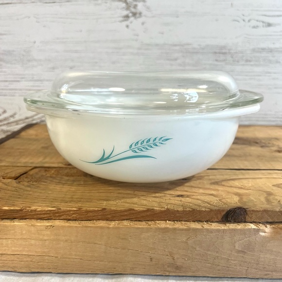 Pyrex | Kitchen | Vintage Pyrex 23 Casserole Dish Lidded Turquoise ...